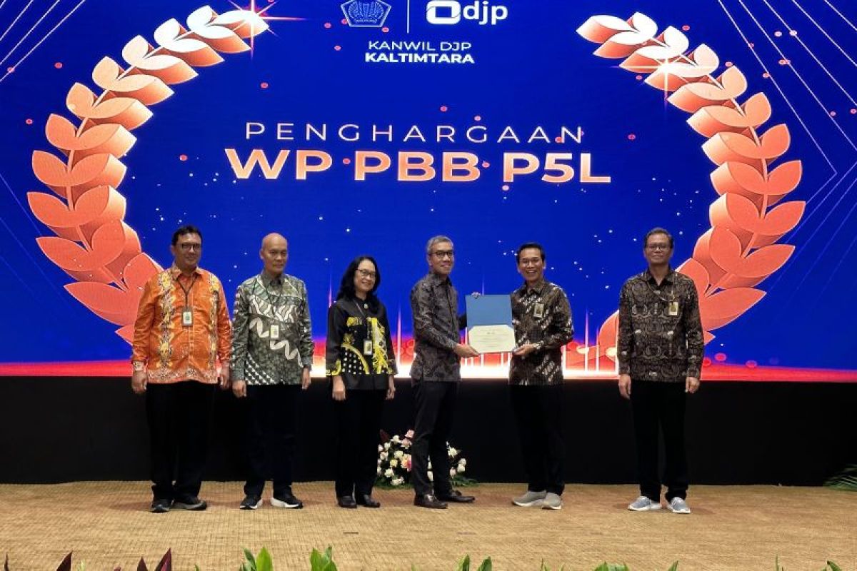 PT Kideco Menerima Penghargaan Taat Pembayaran PBB